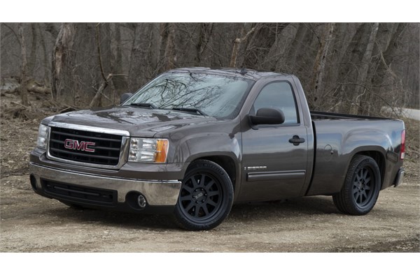 Drop Your GMT900 Pickup with a RideTech StreetGrip Suspension Kit