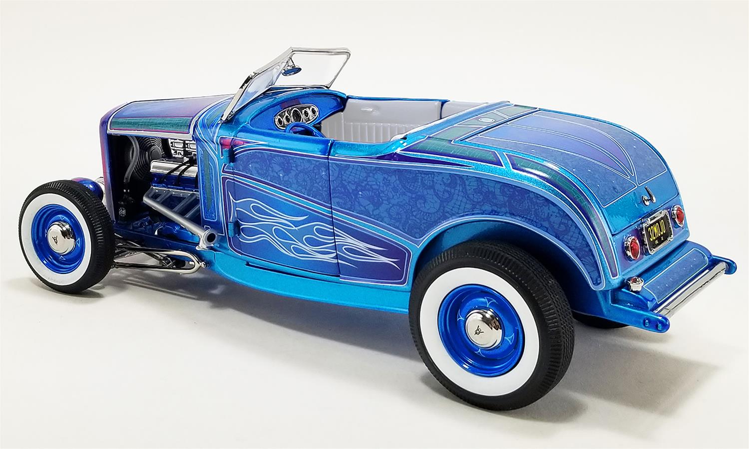 A1805020 ACME 1/18 1932年モデル フォード FORD BLOWN HOT ROD ROADSTER WITH RAT FINK FIGURE ラットフィンクフィギュア付き｜自動車