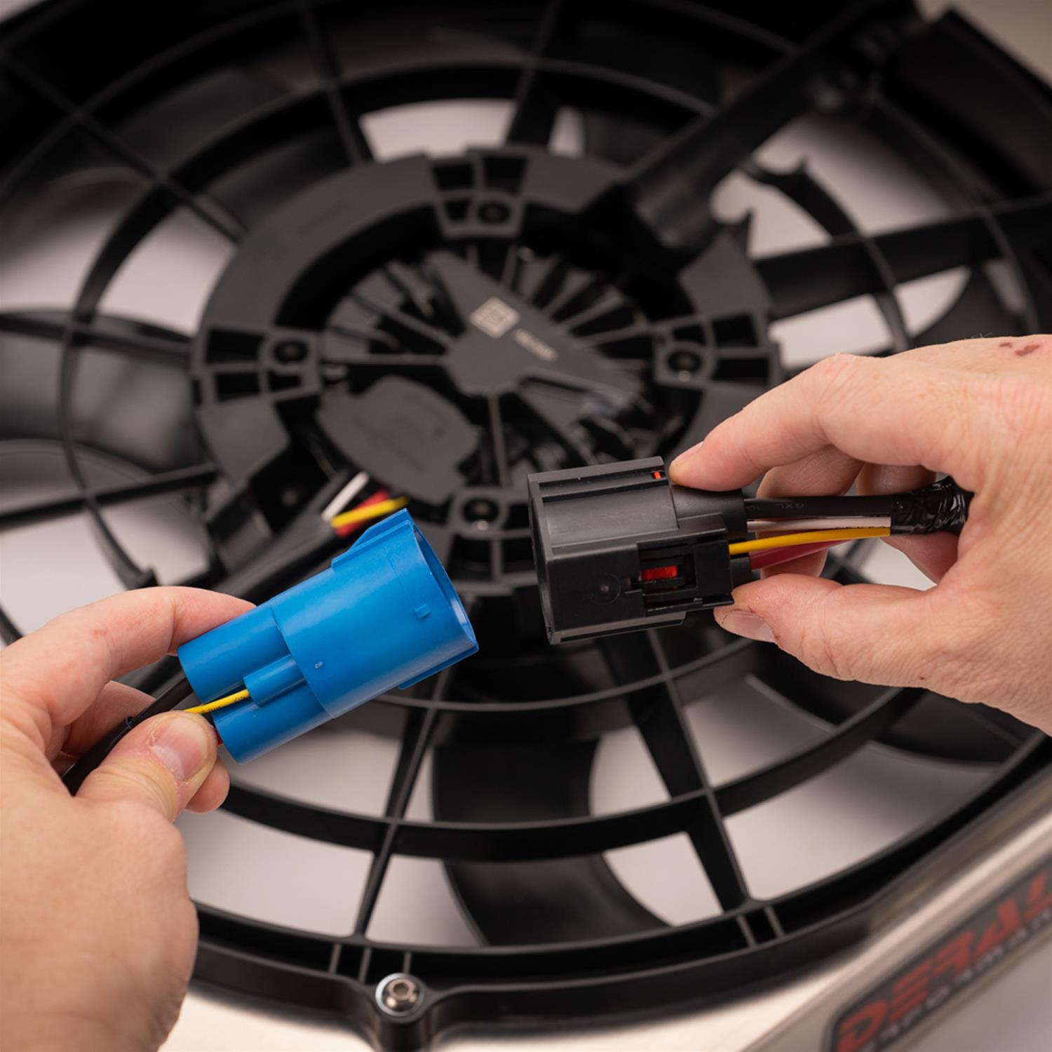 Derale Cooling Products 67926-215 Derale Electric Fan Brushless ...