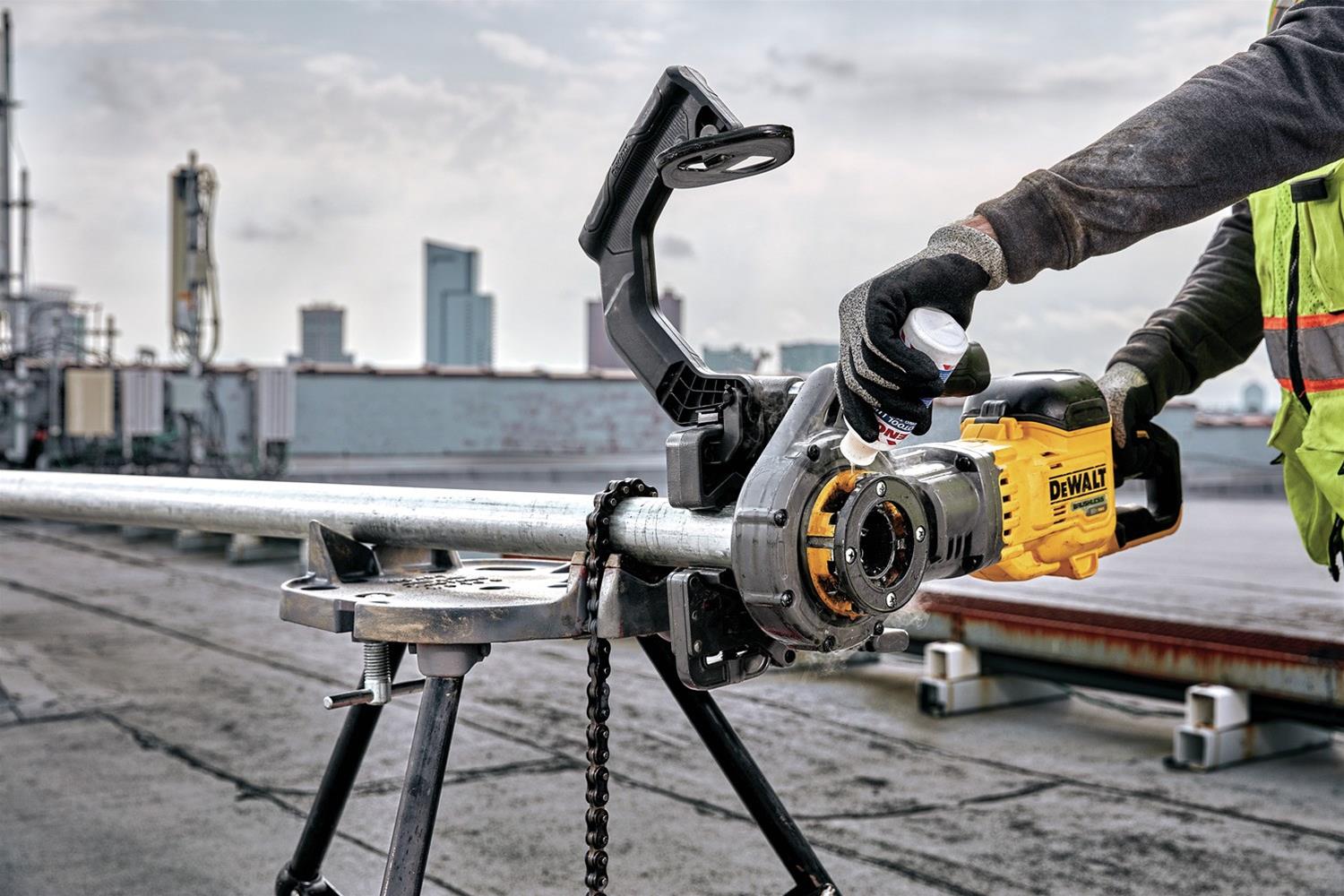 Dewalt DCE700X2K Dewalt FLEXVOLT 60 V MAX Cordless Pipe Threaders ...