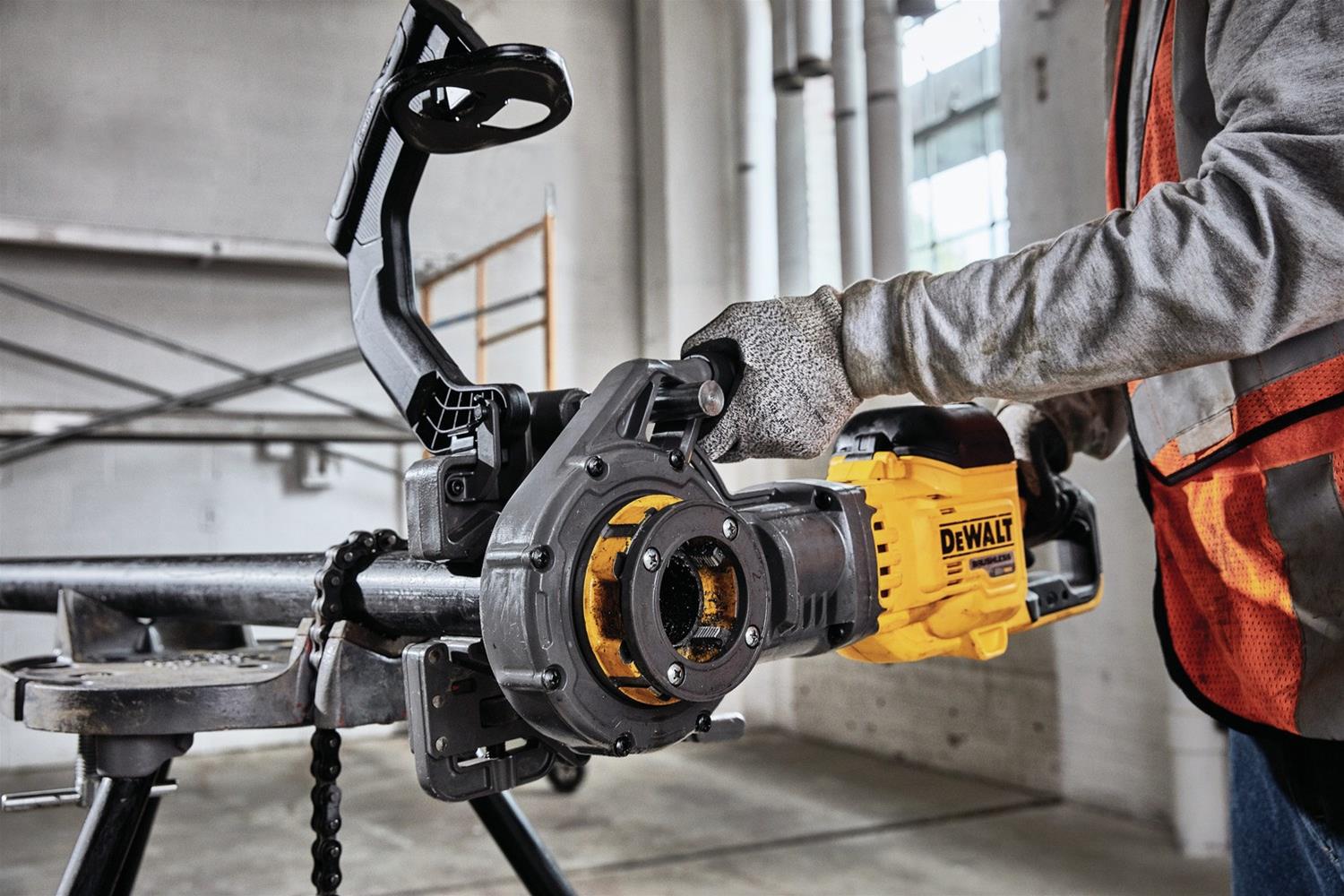 Dewalt DCE700X2K Dewalt FLEXVOLT 60 V MAX Cordless Pipe Threaders ...