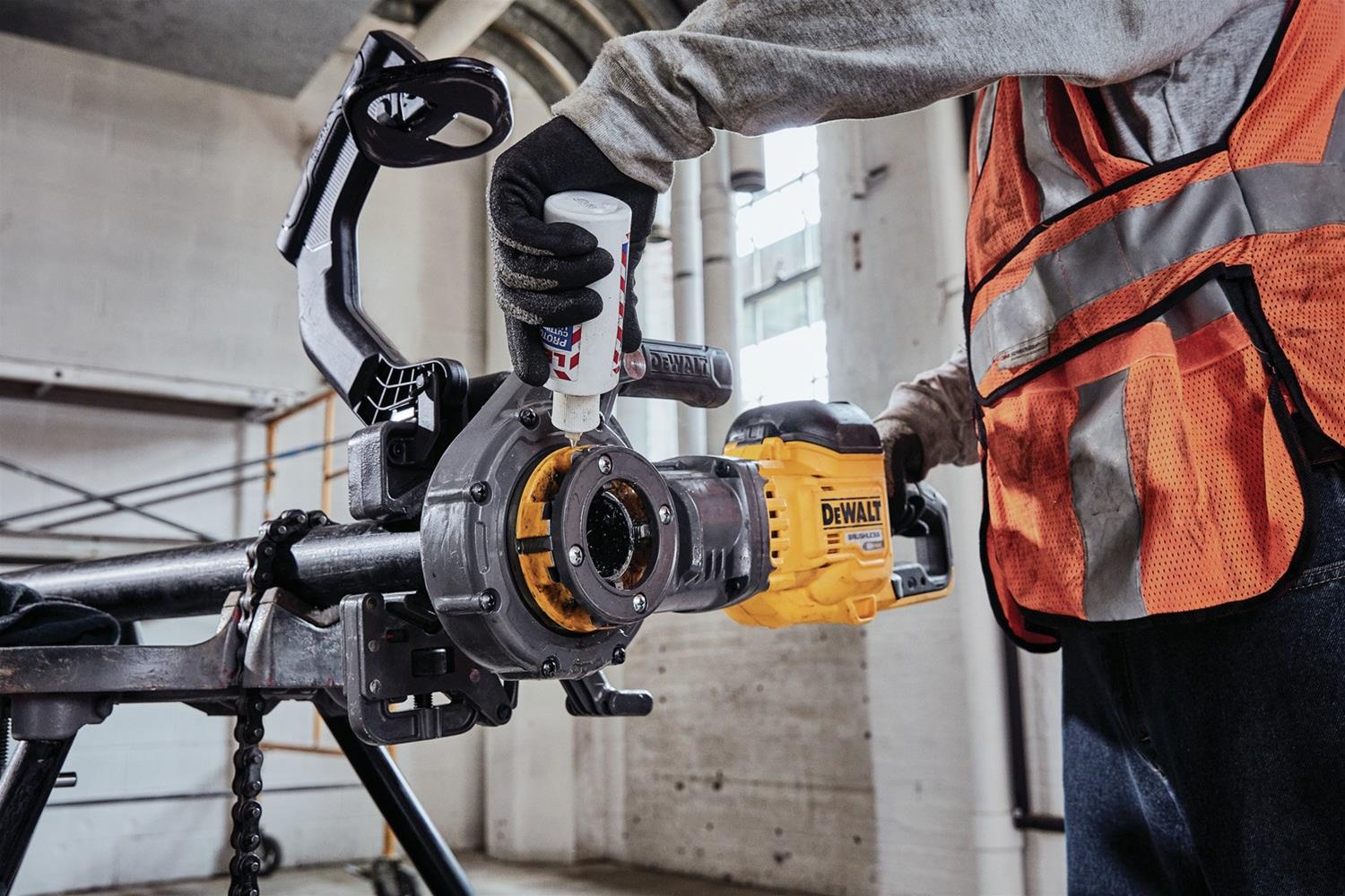 Dewalt DCE700X2K Dewalt FLEXVOLT 60 V MAX Cordless Pipe Threaders ...