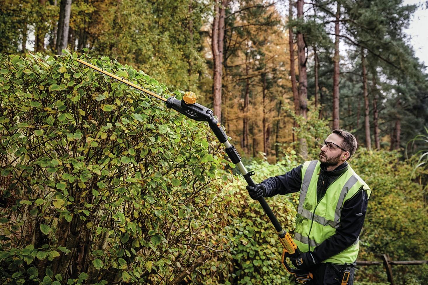 Dewalt DCPH820B Dewalt 20 V MAX Pole Hedge Trimmers | Summit Racing