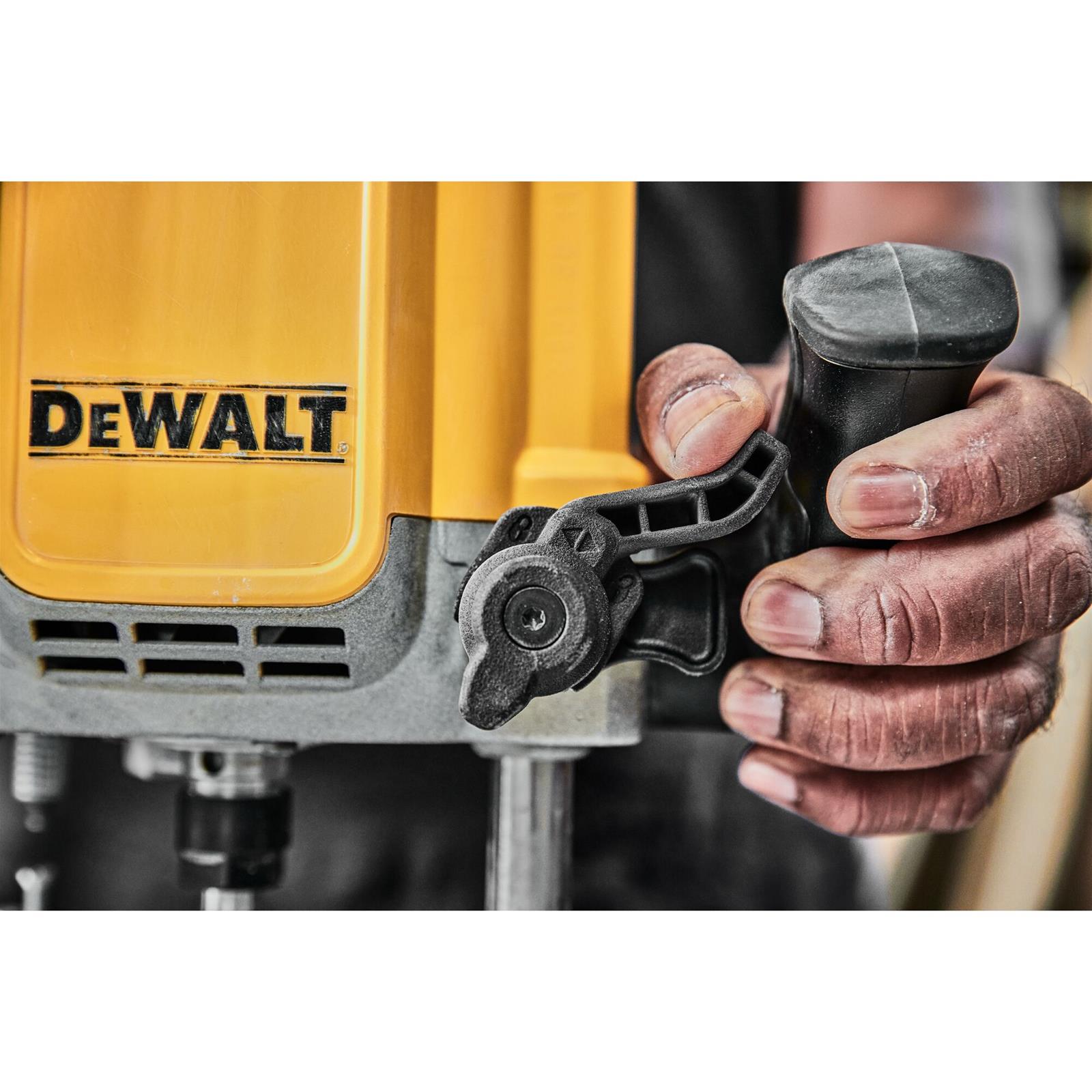 Dewalt DWE625 Dewalt 3 Peak HP Electronic Variable Speed Plunge Routers ...