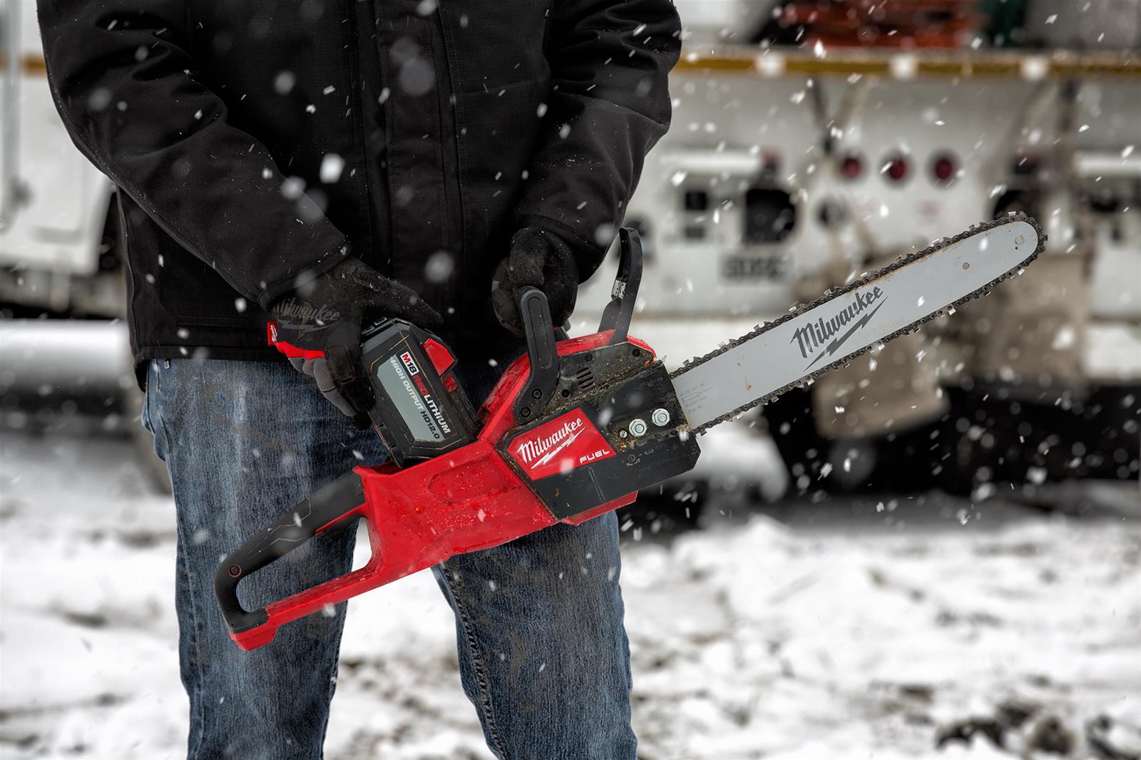 Milwaukee Tool 2727-20 Milwaukee M18 FUEL 16 in. Chainsaws | Summit Racing