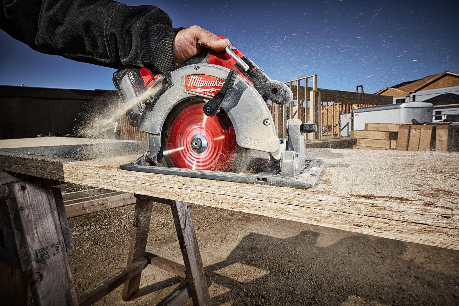 Milwaukee Tool 2732-20 Milwaukee M18 FUEL 7 1/4 in. Circular Saws ...
