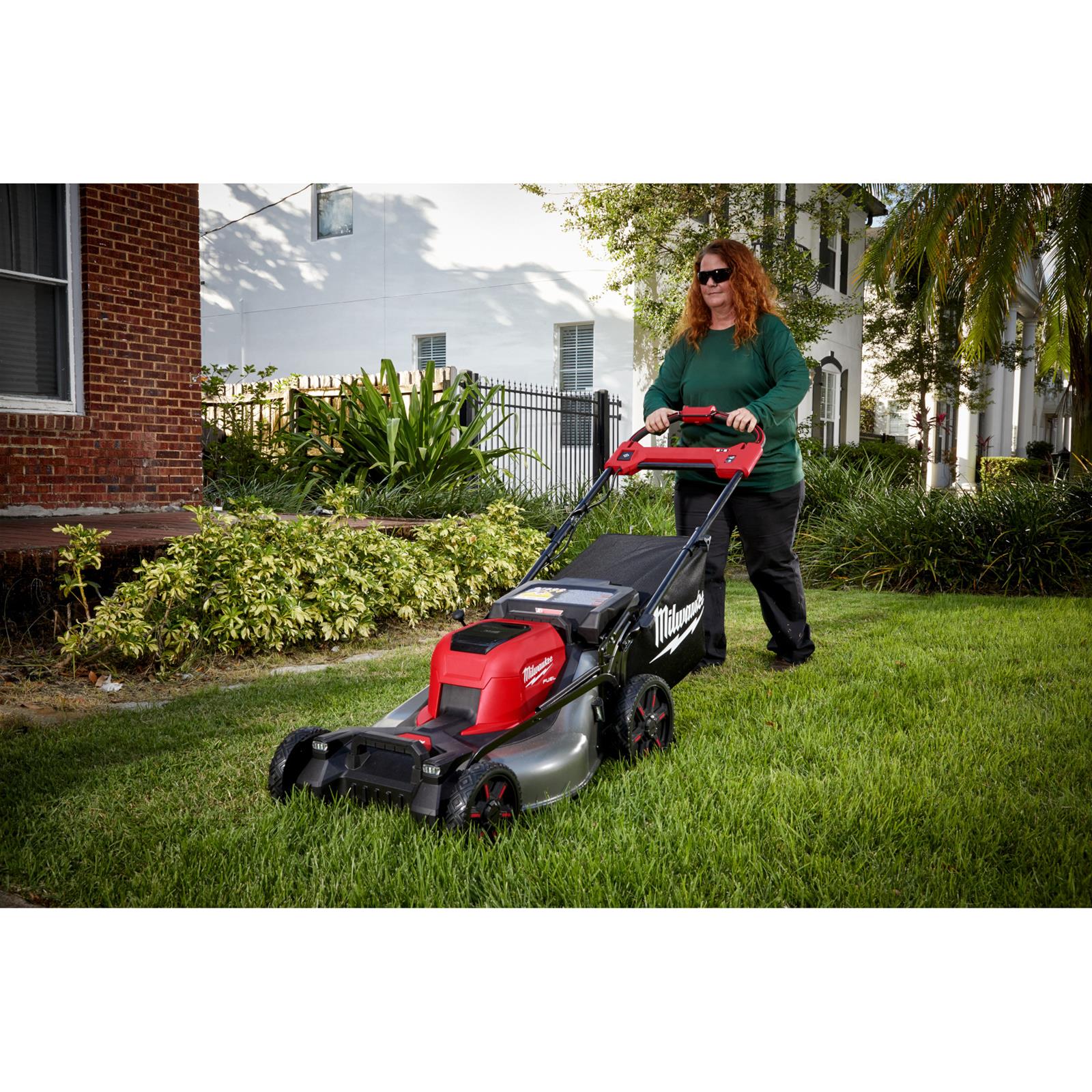 Milwaukee Tool 2823-22HD Milwaukee M18 FUEL 21 in. Self-Propelled Dual ...