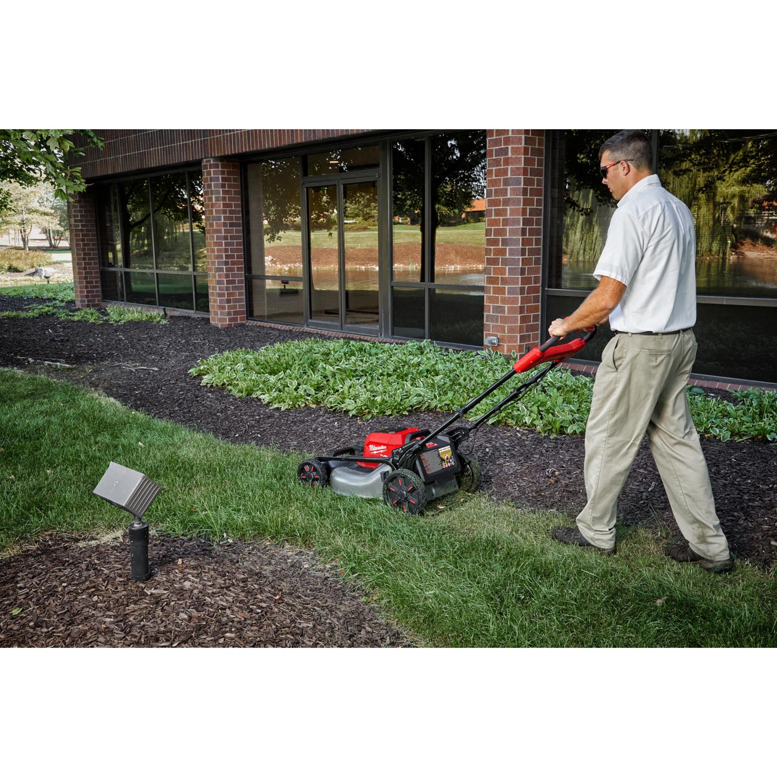 Milwaukee Tool 2823-22HD Milwaukee M18 FUEL 21 in. Self-Propelled Dual ...