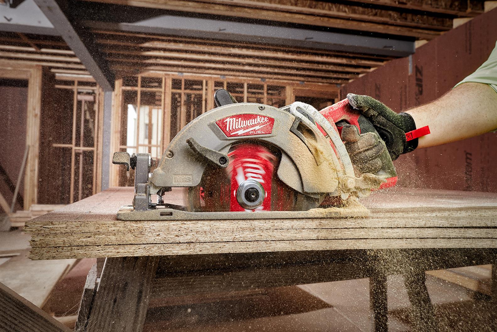 Milwaukee m18 fuel worm drive saw store