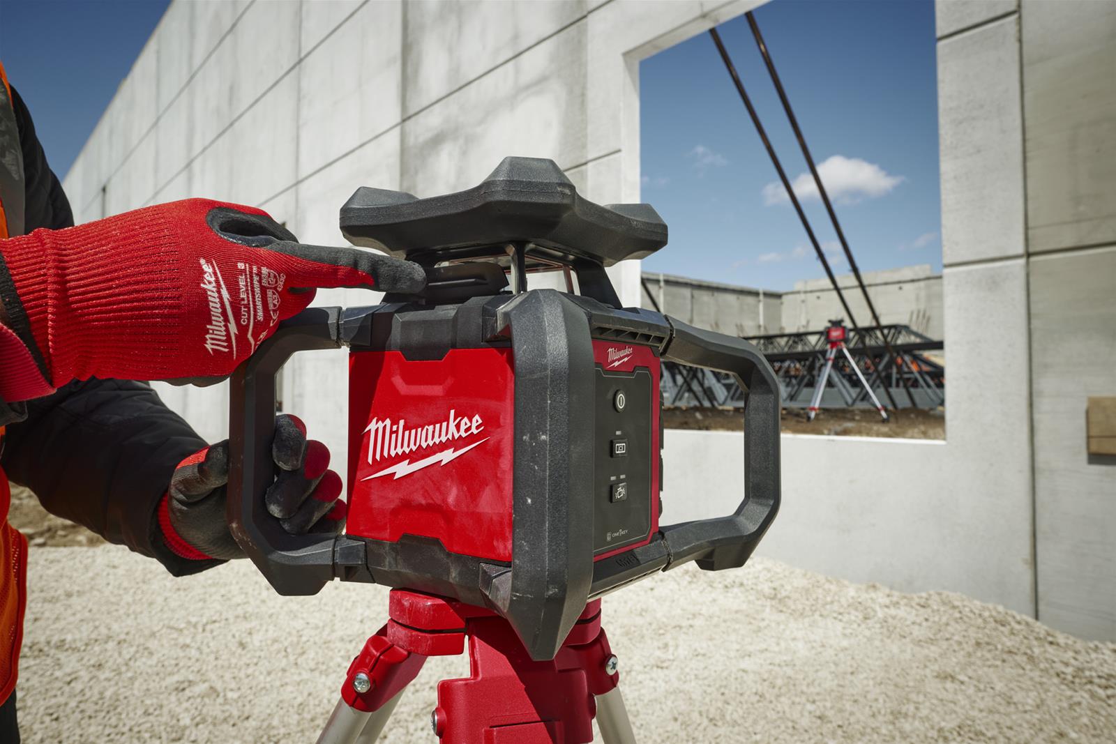 Milwaukee Tool 3701-21 Milwaukee M18 Red Exterior Rotary Laser Level ...