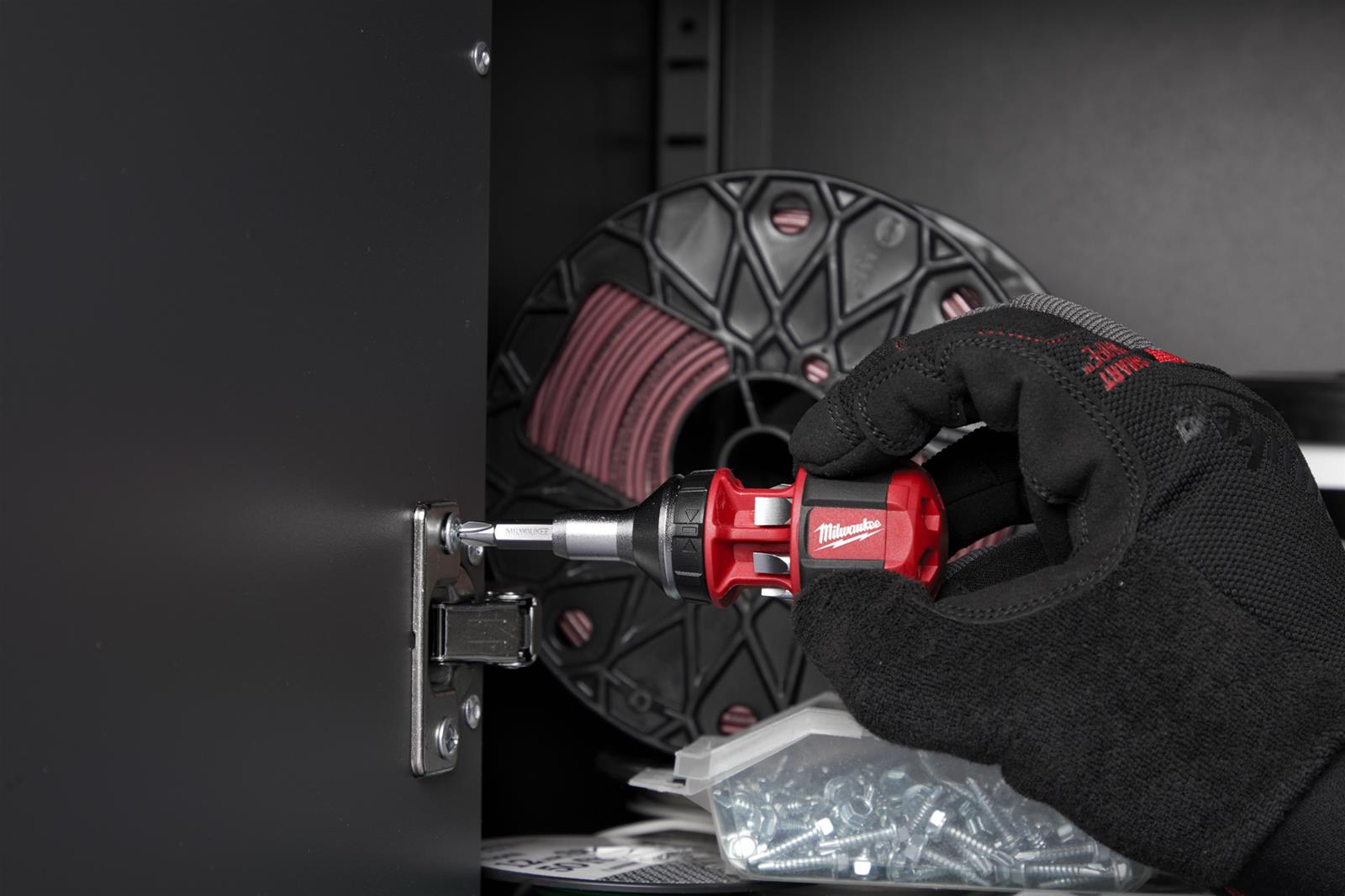 Milwaukee Tool 48-22-2330 Milwaukee 8-in-1 Compact Ratcheting Multi-Bit ...