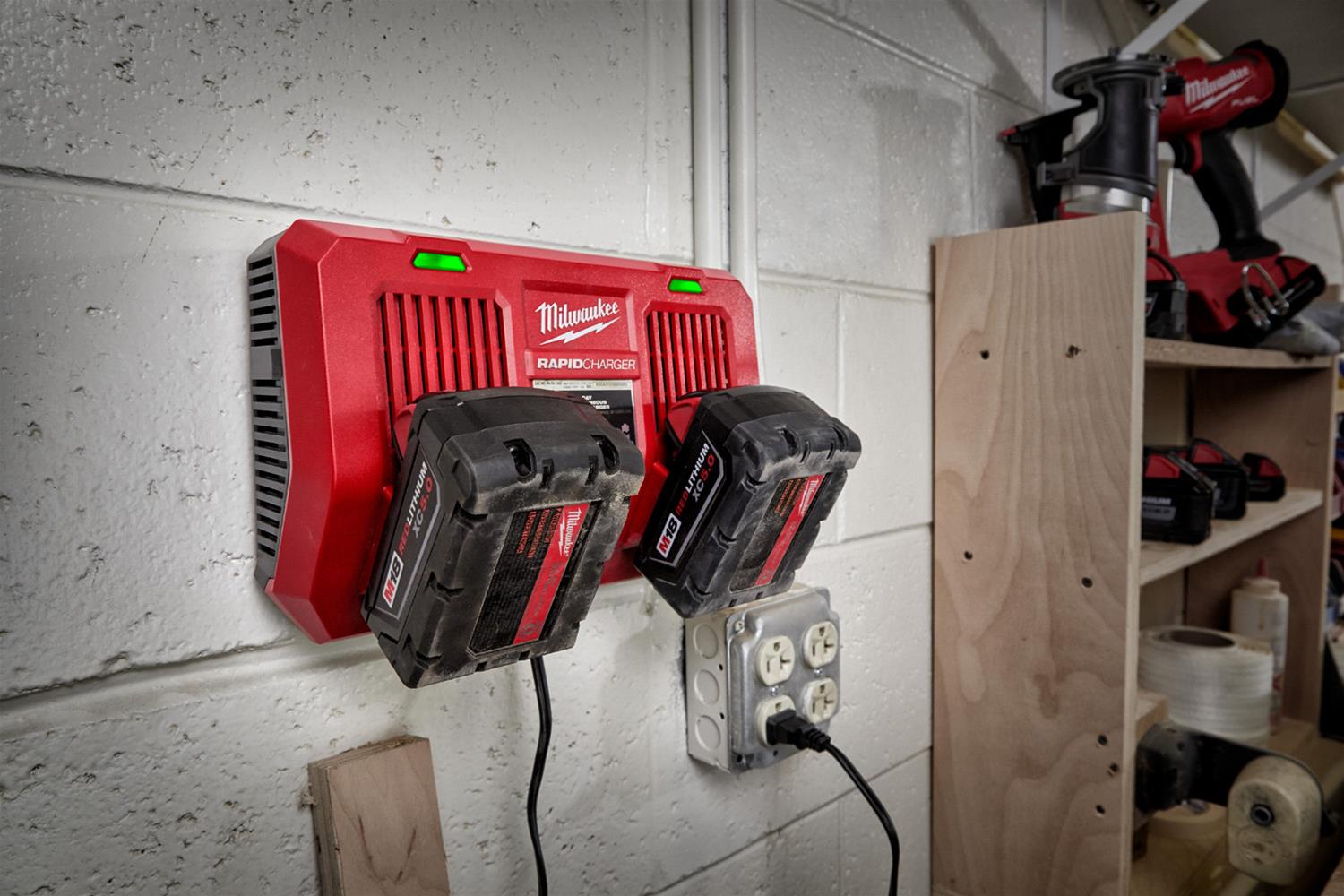 Milwaukee Tool 48-59-1802 Milwaukee Dual-Bay Simultaneous Rapid ...