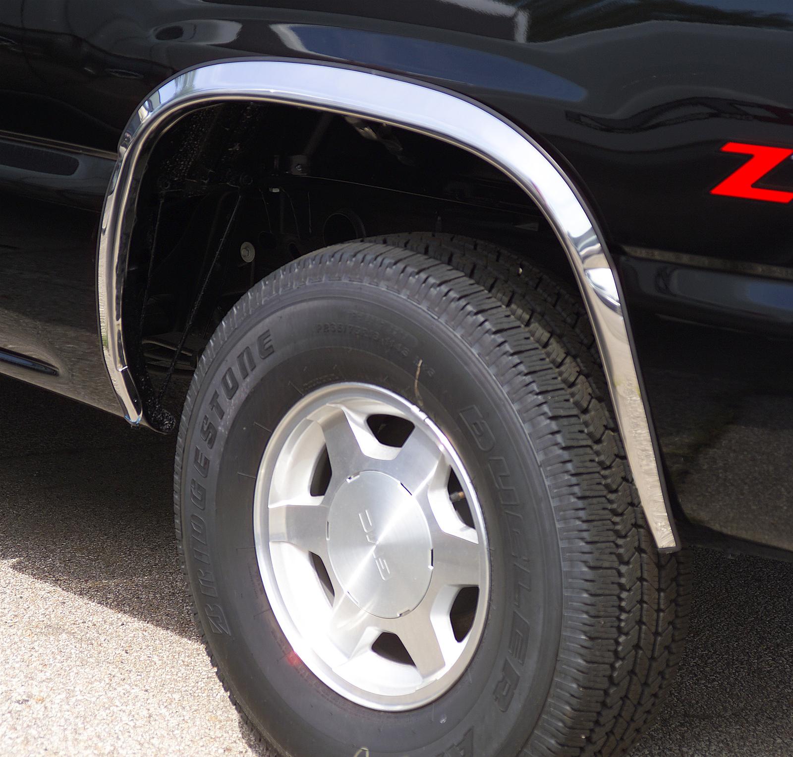 Putco 97105 Putco NeveRust Stainless Steel Fender Trim Kits | Summit Racing