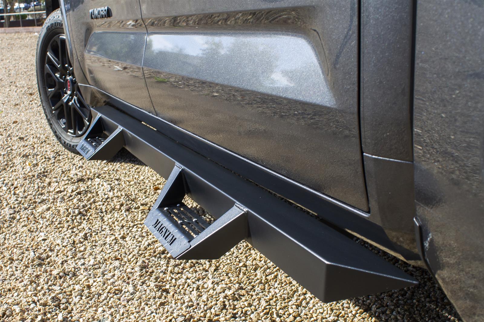 Raptor Series RTS81TY Raptor Series Magnum RT Drop Steps | Summit Racing