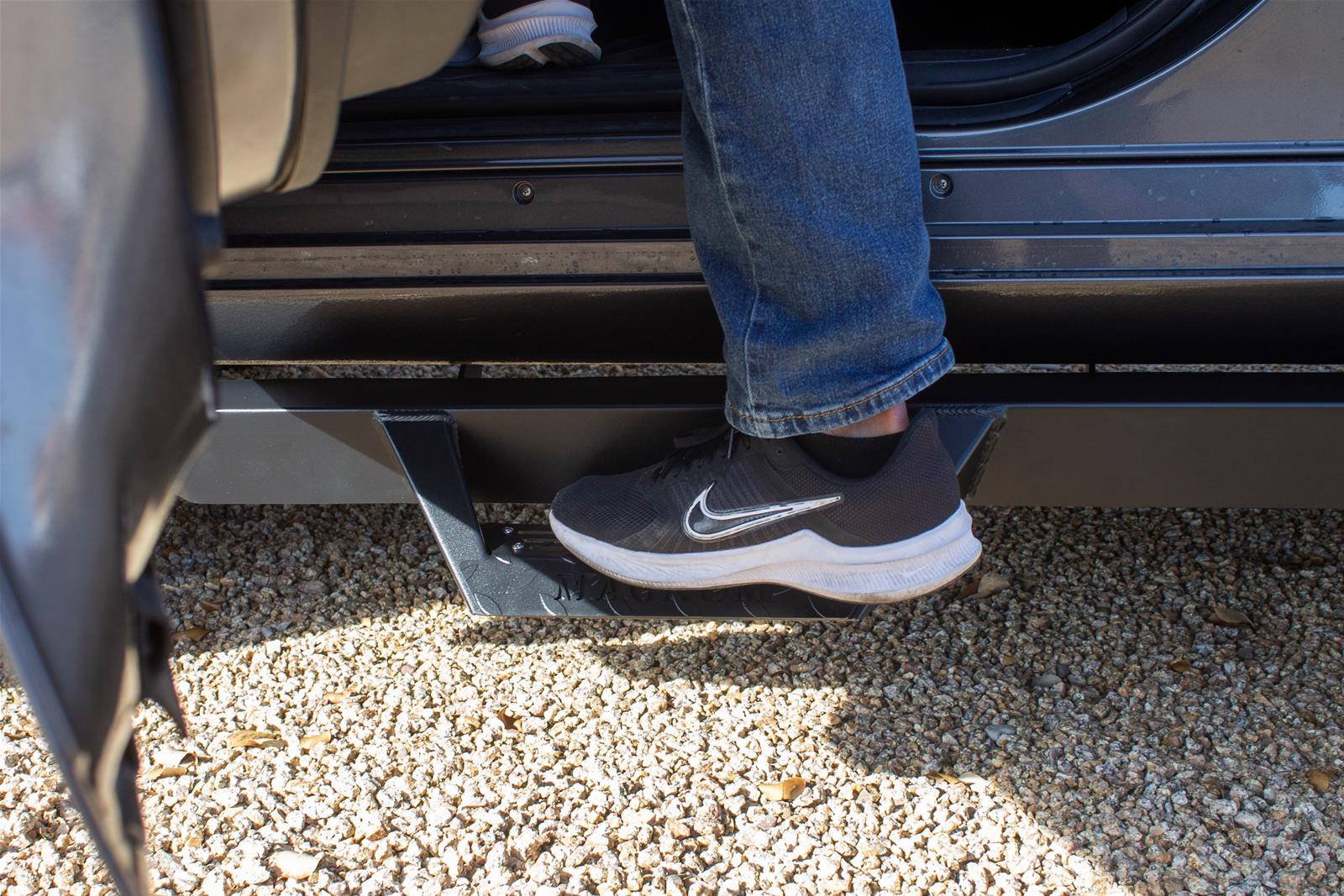 Raptor Series RTS81TY Raptor Series Magnum RT Drop Steps | Summit Racing