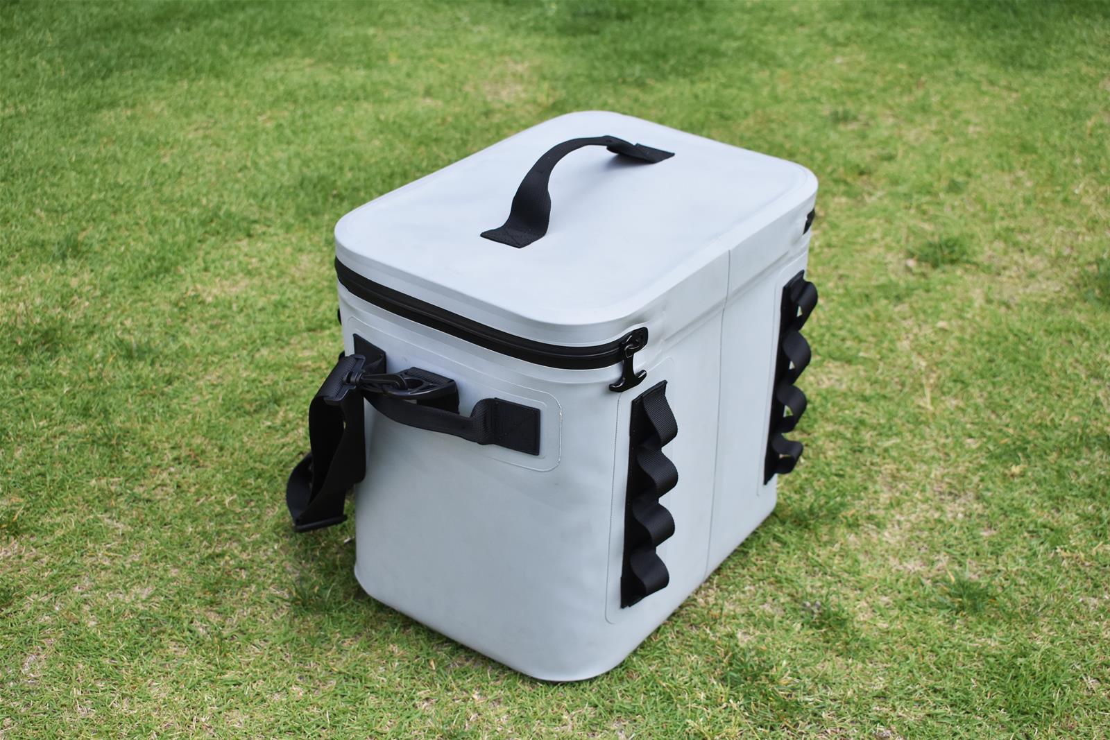 Summit Racing SUM-P41 Summit Racing™ Compact Cooler | Summit Racing