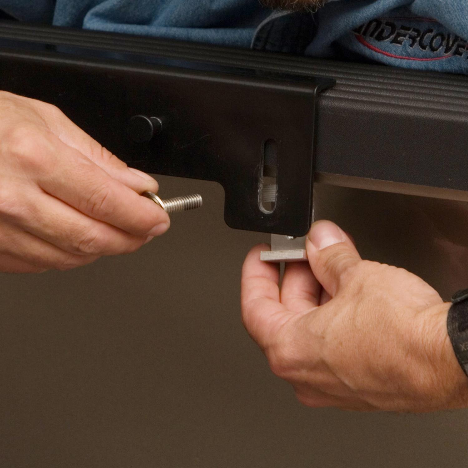 UnderCover UC3070 UnderCover Classic Tonneau Covers | Summit Racing